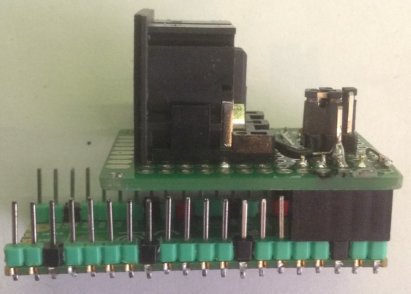 Raspberry Pi Pico Reversible MIDI Out – Simple DIY Electronic Music Projects