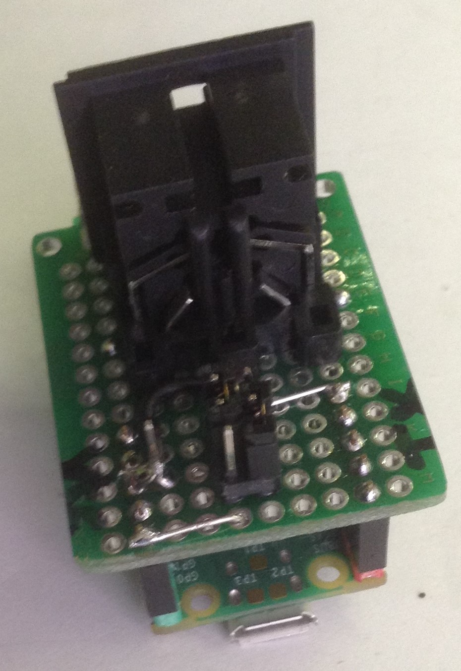 Raspberry Pi Pico Reversible MIDI Out – Simple DIY Electronic Music Projects